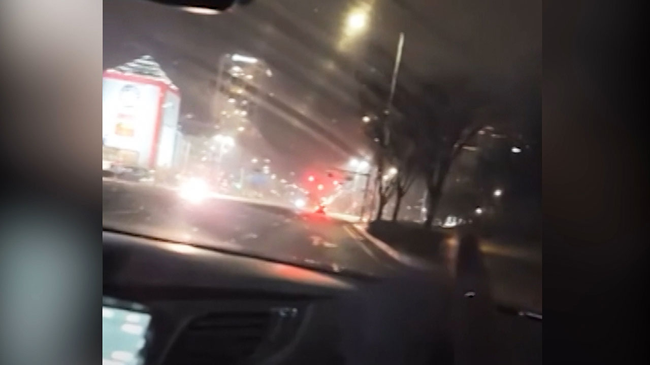 SNS 생방송 켜고 "100km 찍는다"…초중생 광란의 질주 - SBS 뉴스 인쇄하기