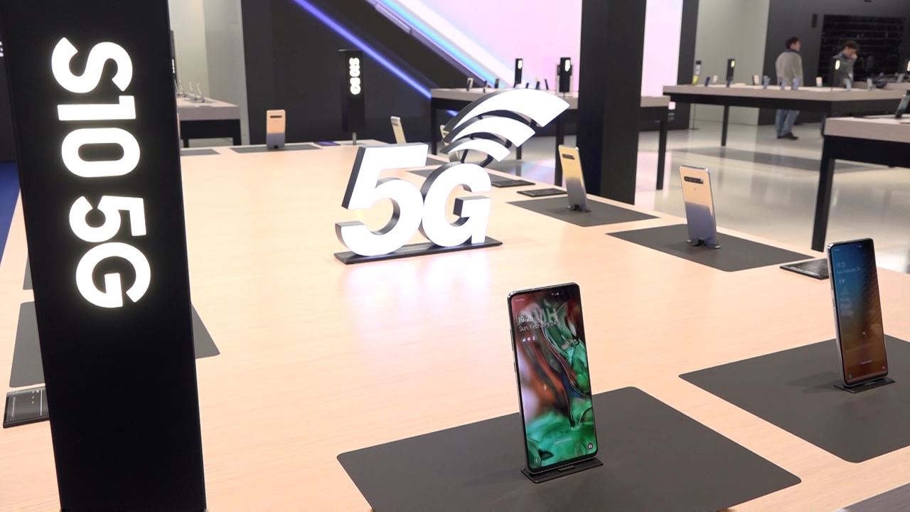 삼성전자, 세계 최초 5G폰 5일 국내 출시