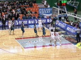 KT, KCC의 8연승 저지…SK는 '팀 최다' 12연패