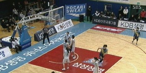 '레알 신한' KDB에 2연승…통합우승 1승 남았다