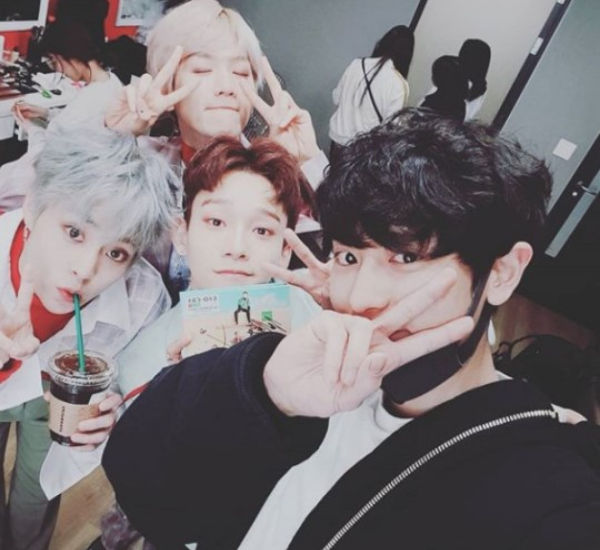 Special Fans of EXO-CBX Spotted at the Group's Activities!