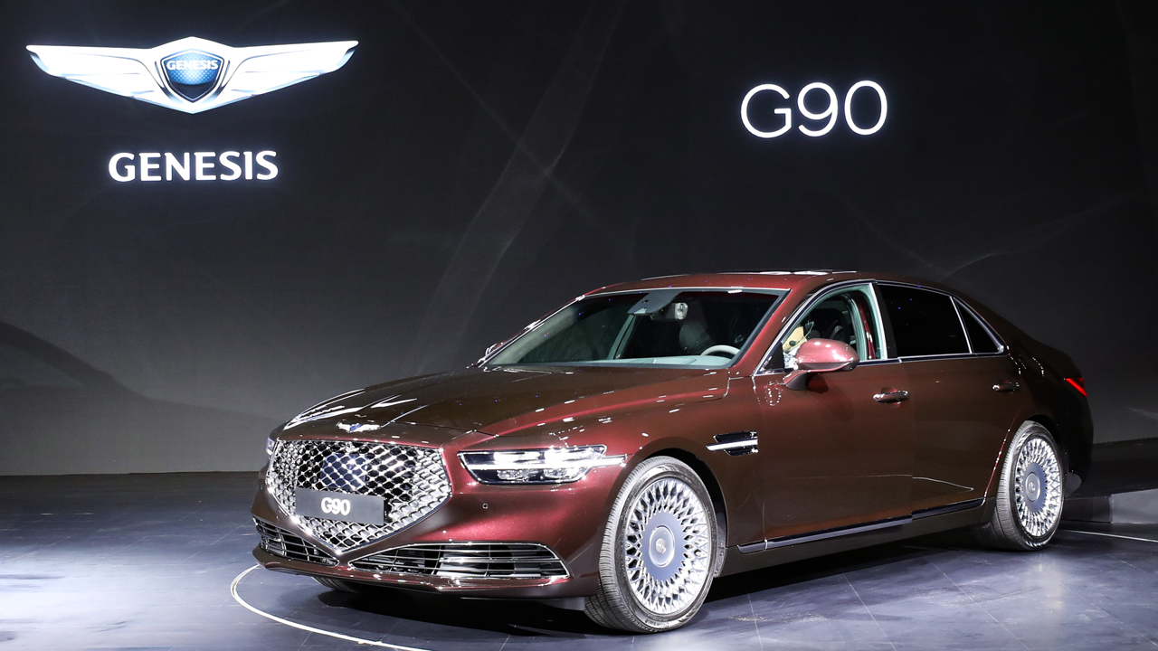신차급 변신 제네시스 'G90'…내비게이션 자동 업데이트
