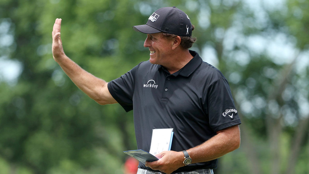 51세 미컬슨, PGA 챔피언십 3R 단독 선두…임성재 6타 차 10위