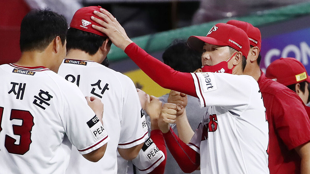 프로야구 SSG, 최초로 '와이어 투 와이어'로 한국시리즈 직행