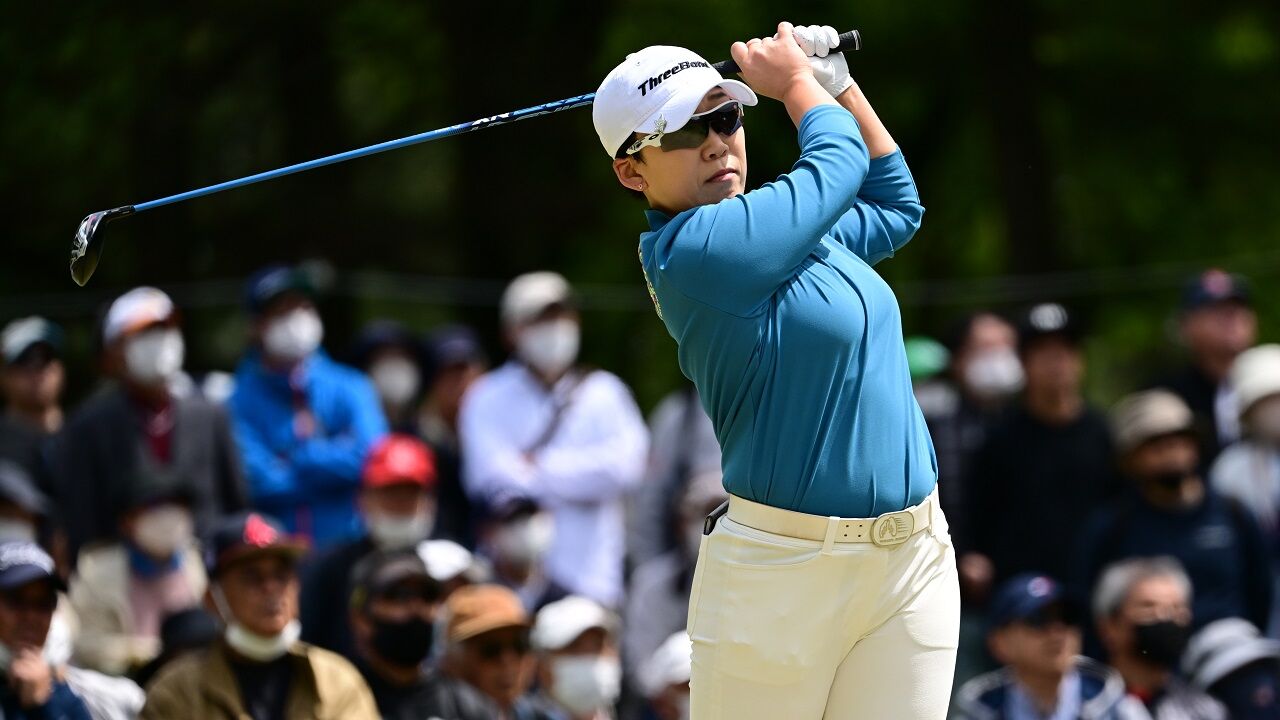 신지애, JLPGA투어 KKT컵 1타 차 준우승