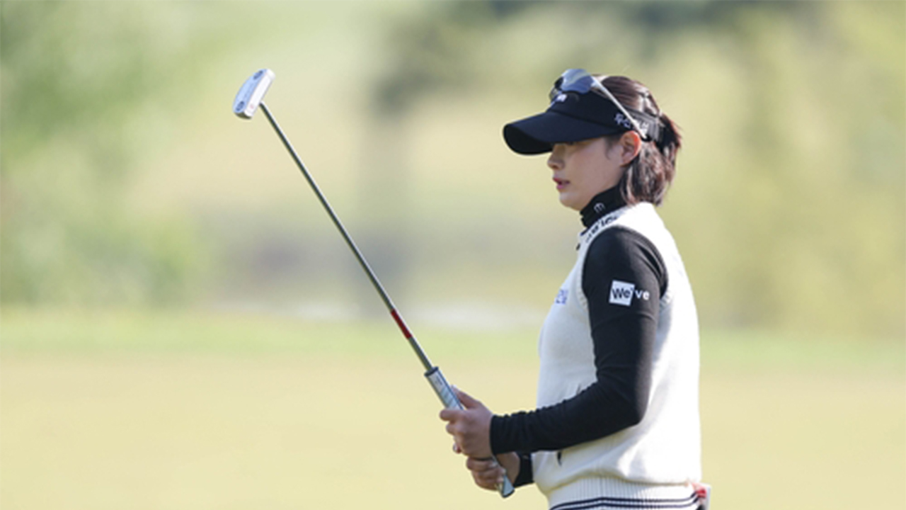 박결, KLPGA 챔피언십 2R 단독 선두