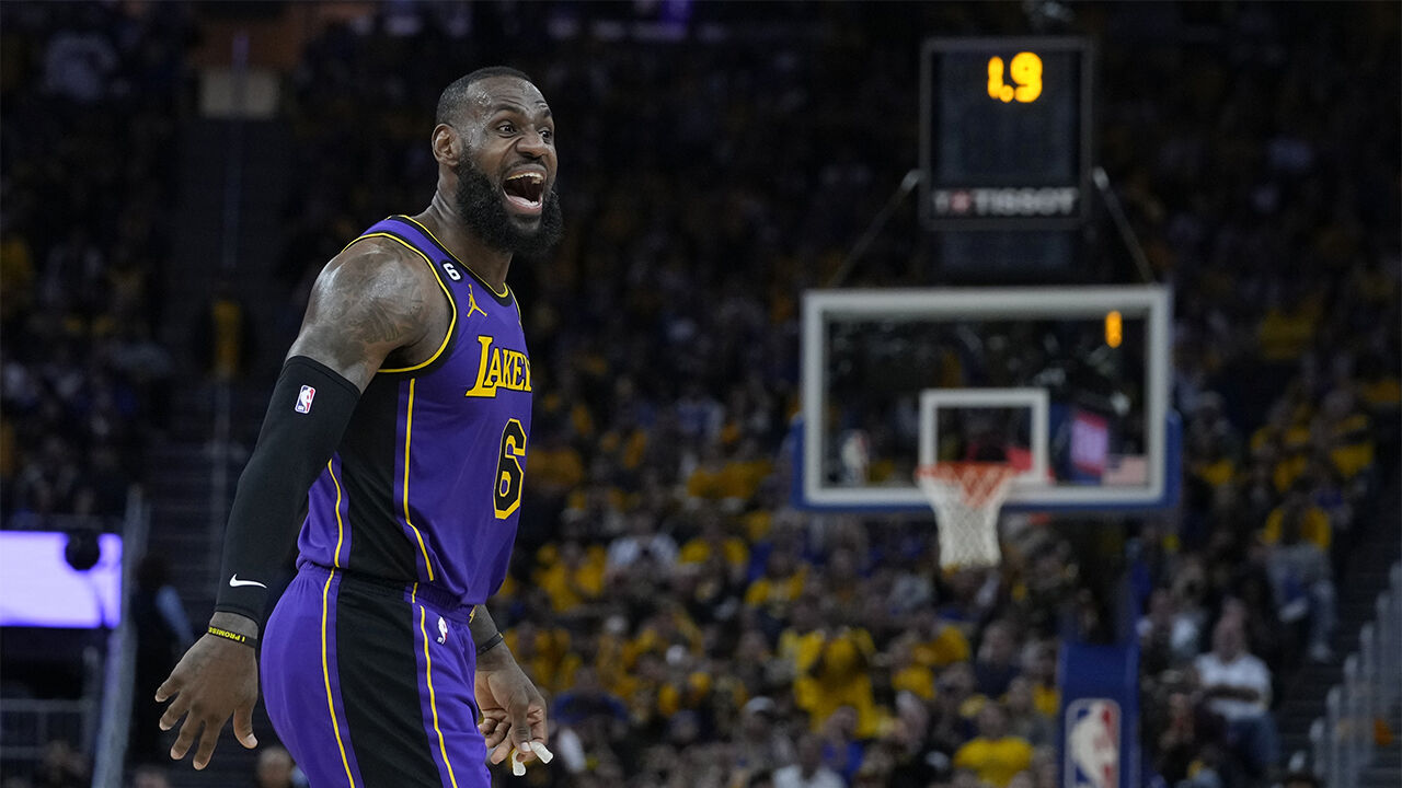 톰프슨 3점 8방…골든스테이트, NBA PO 2차전서 레이커스 완파