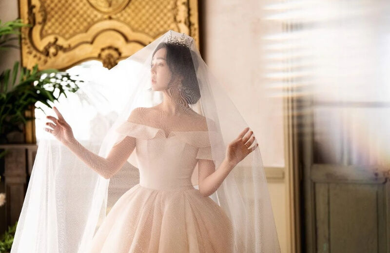 [SBS Star] Transgender Model Choi Han-bit Announces Marriage with Non ...