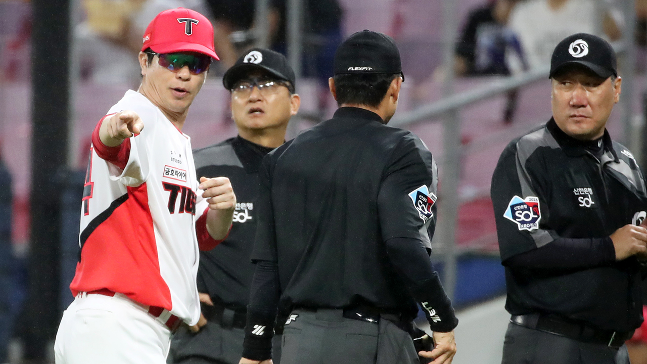 KBO "3피트 라인 벗어나 악송구 유발했다면 수비 방해"