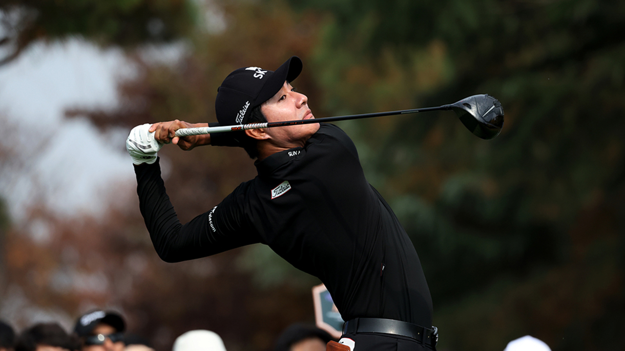 '하루 이글 2개' 김한별, KPGA 골프존 도레이오픈 3R 선두