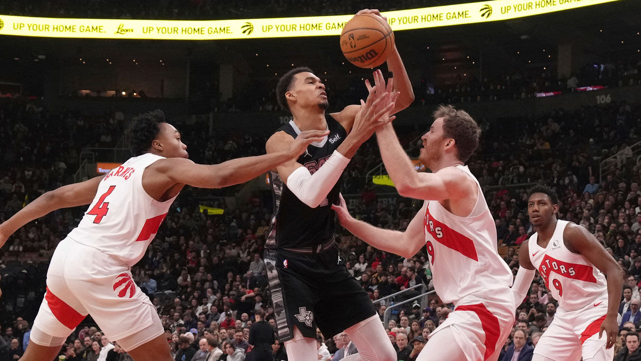 NBA 웸반야마, 3년 만에 '10블록 트리플더블'