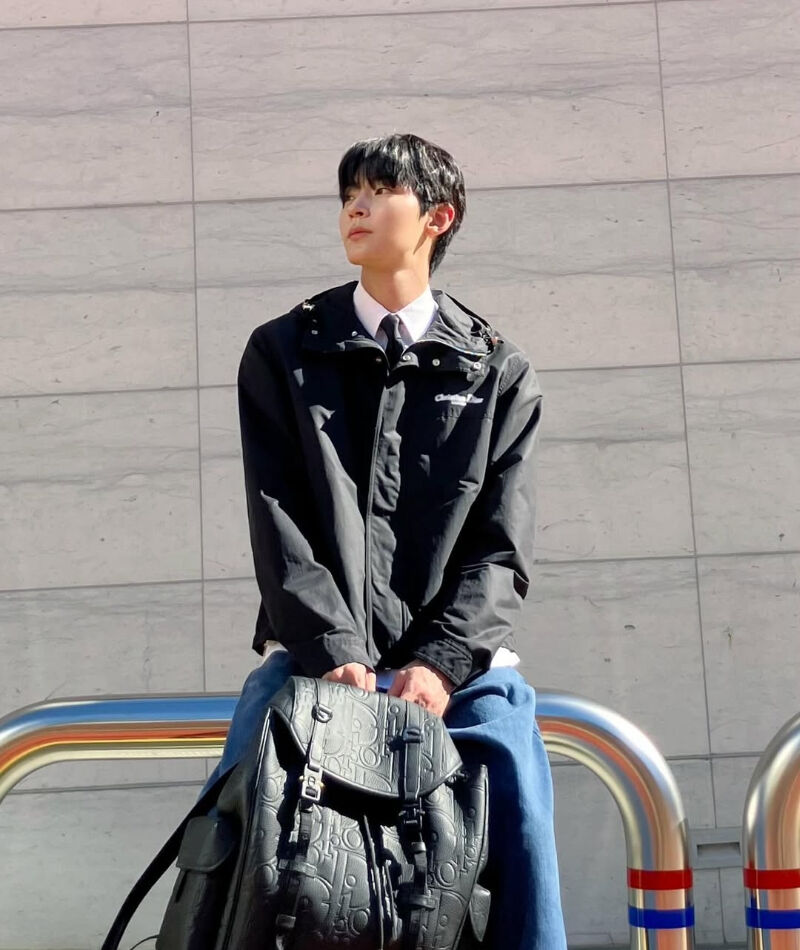[SBS Star] "Everything About Him..." Hwang In Youp Expresses His Deep ...