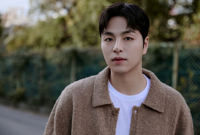 iKON JU-NE Praises Lee Yi Kyung's Professionalism to the Skies