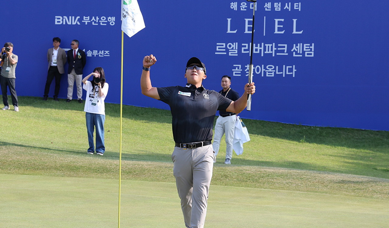 KPGA 김홍택, 스크린 이어 필드에서 시즌 첫 우승