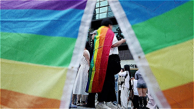 "Connecting Differences": Seoul City Center Dyed in Rainbow Colors ...