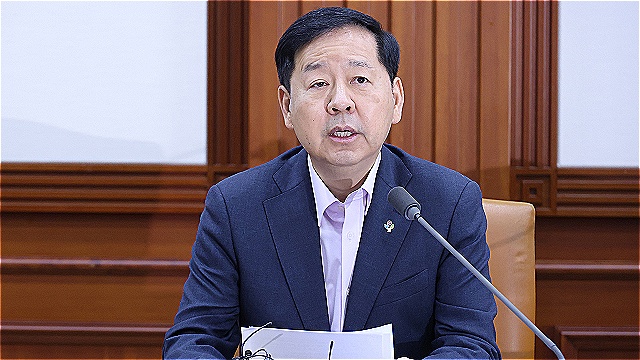 Where to Use Excess Tax Revenue? Koo Yun-cheol Says, "Support Future ...