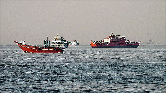 "No Tolls" vs. "Service Fees": When Will the Strait of Hormuz Normalize?