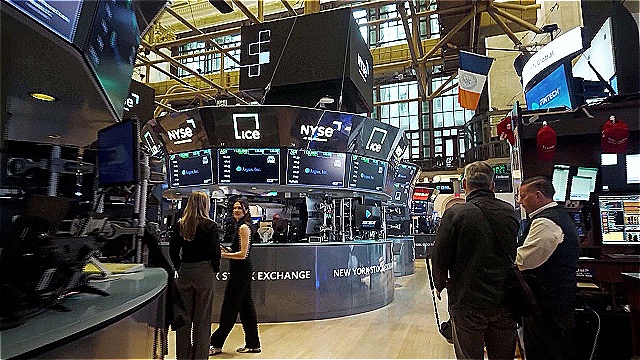New York Stock Market Closes Higher as Semiconductor Rally Resumes ...