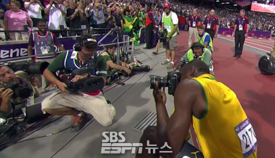 SBS Golf 뉴스 : 전체 뉴스 : [영상] 200m 2연패 볼트, '세리머니의 모든 것' : SBS Golf