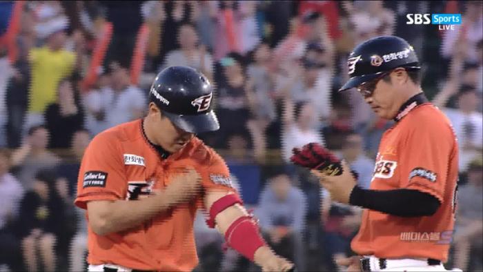 SBS 스포츠 골프 뉴스 : 전체뉴스 : [KBO] '정근우 쐐기' 한화, 롯데에 9-6 짜릿한 역전승 : SBS
