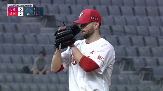 SBS 스포츠 골프 뉴스 : 전체뉴스 : [KBO] SK, '다이아몬드 호투' LG 6-1로 꺾고 2연승 : SBS