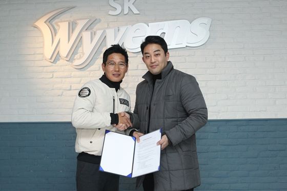 SBS 스포츠 골프 뉴스 : 전체뉴스 : [KBO] SK, 정의윤과 총액 29억원에 FA계약 : SBS