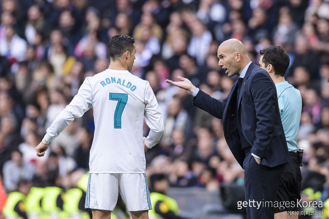 EPL : EPL 소식 : [EPL] 호날두, 친정팀 맨유 복귀? 이적시장 '태풍의 눈' : SBS