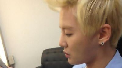 JYJ 재중, 준수 옆모습 깜짝 공개 '조각 라인'