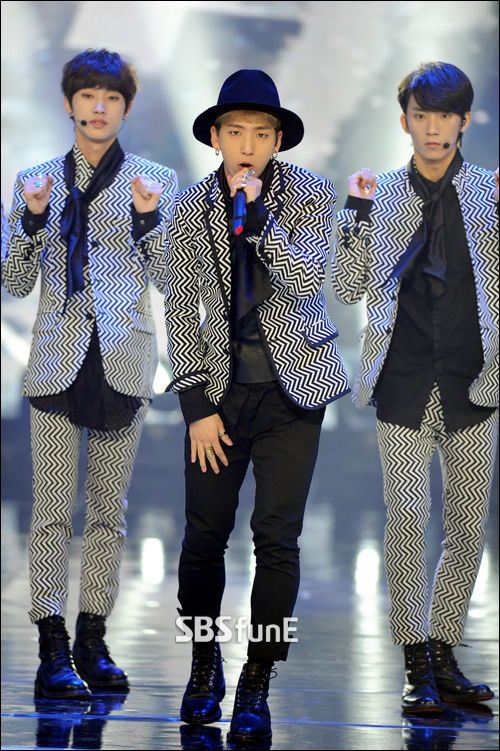 [E포토]B1A4 바로, 카리스마 래퍼로 변신한 빙그래