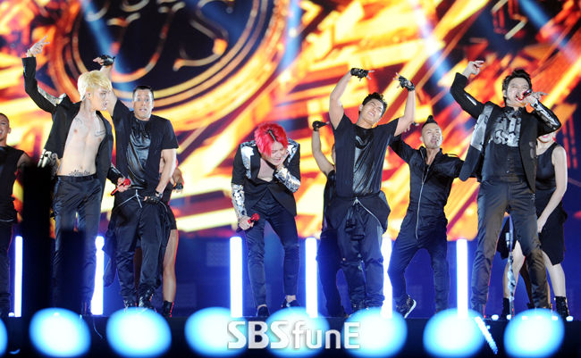 [E포토]JYJ, '오랜만에 인사드려요∼'