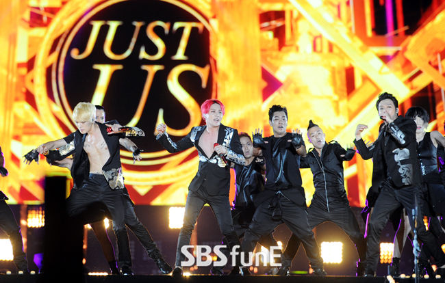 [E포토]JYJ, 다같이 신나는 음악에 맞춰~