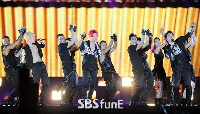 [E포토]JYJ, 3만여 팬들에게 바치는 노래