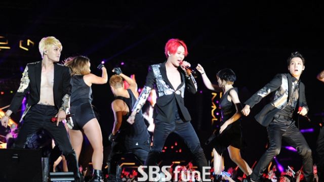 [E포토]JYJ 콘서트, '오늘을 기다렸다'
