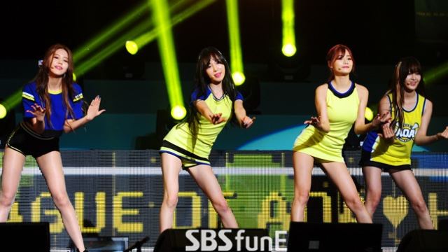 [E포토]데뷔 3년차 AOA의 무대