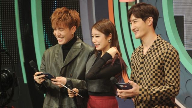 [E포토]가을 분위기 물씬 풍기는 3MC