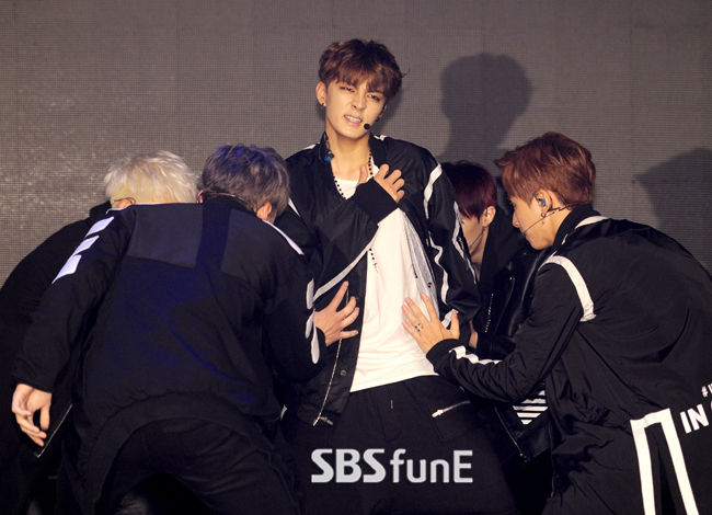 [E포토]MAP6, 카리스마 넘치는 댄스