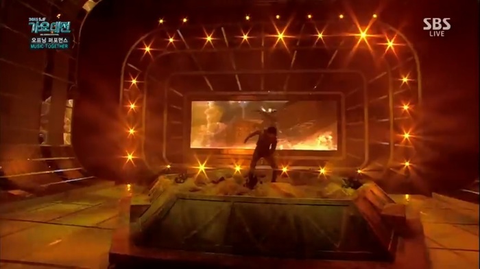 2015 SAF 가요대전 : 가요대전 소식 : [영상] B.A.P-빅스-갓세븐-아이콘, 강렬 오프닝 퍼포먼스 (SBS가요대전) : SBS