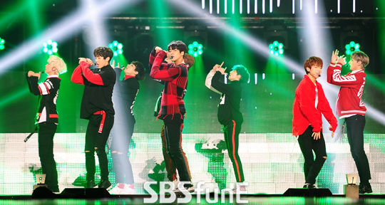 [BOF포토]신나게 팡파레 울리는 SF9