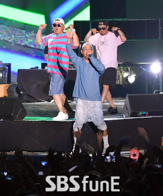 [E포토]DJ DOC, 분위기 띄우는데 우리가 최고!