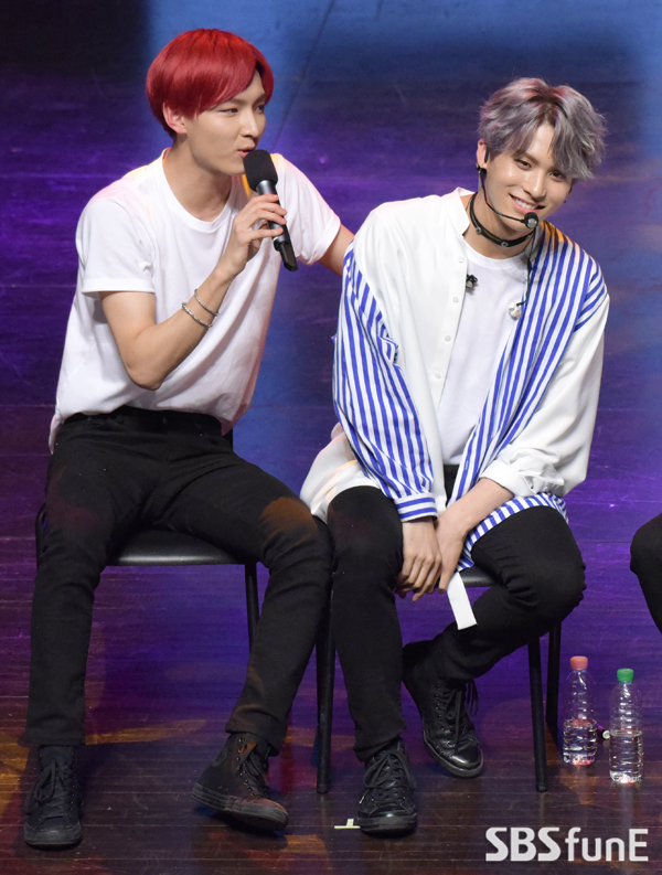 [BOF포토]SF9주호-태양, 언제나 팬들과의 만남은 즐거워∼