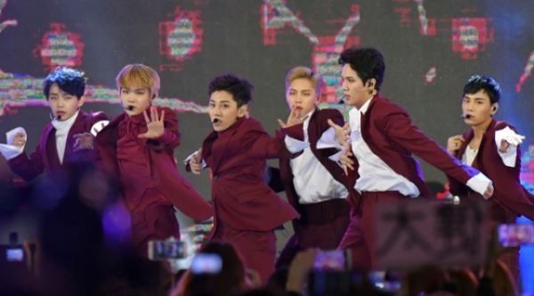 [BOF]'데뷔 첫 팬미팅' JBJ, 부산팬 사로잡은 마성의 매력