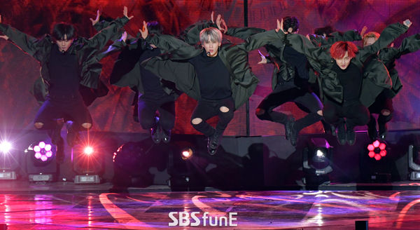 [BOF포토]화려하게 비상하는 SF9
