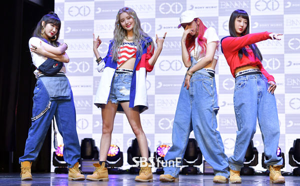 [E포토]90년대 잭스윙으로 돌아온 EXID