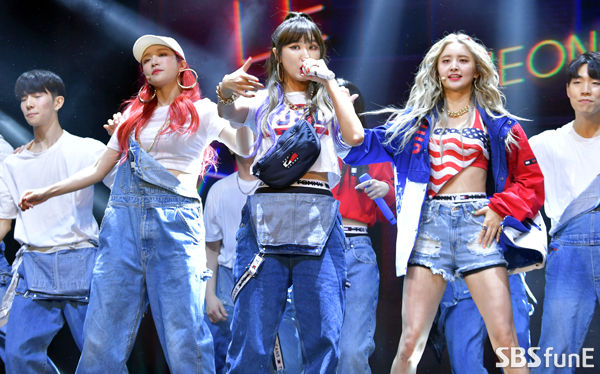 [E포토]90년대 컨셉으로 돌아온 EXID