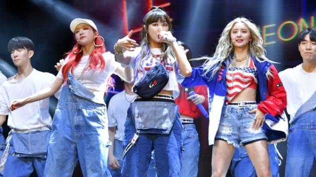 [E포토]90년대 컨셉으로 돌아온 EXID