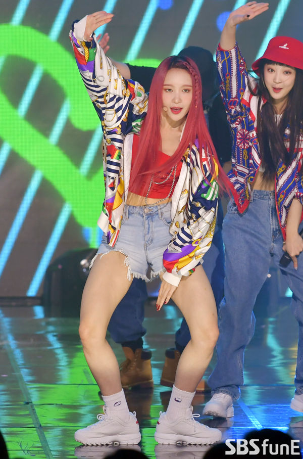 [E포토]EXID하니, 다같이 손을 머리위로