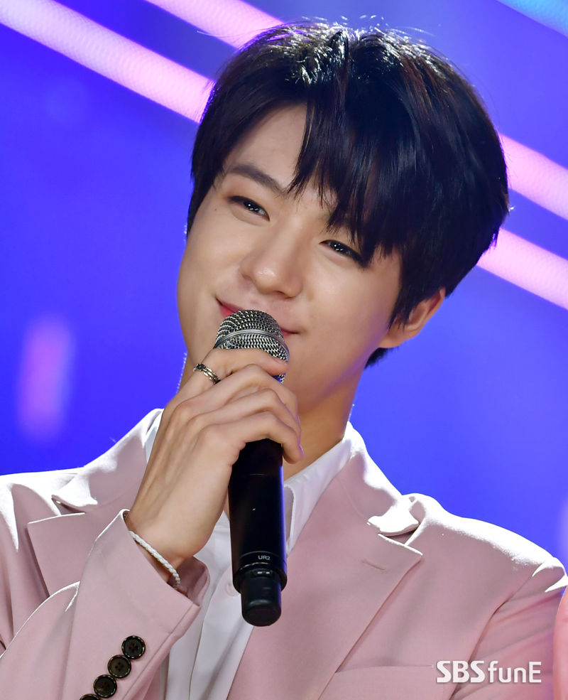 [E포토]MC제노, 눈웃음에 무장해제