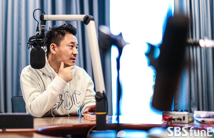 [펀펀한 현장]"이 유쾌한 DJ가 PD라고?"…이재익의 '정치쇼', 이제 이게 정치쇼