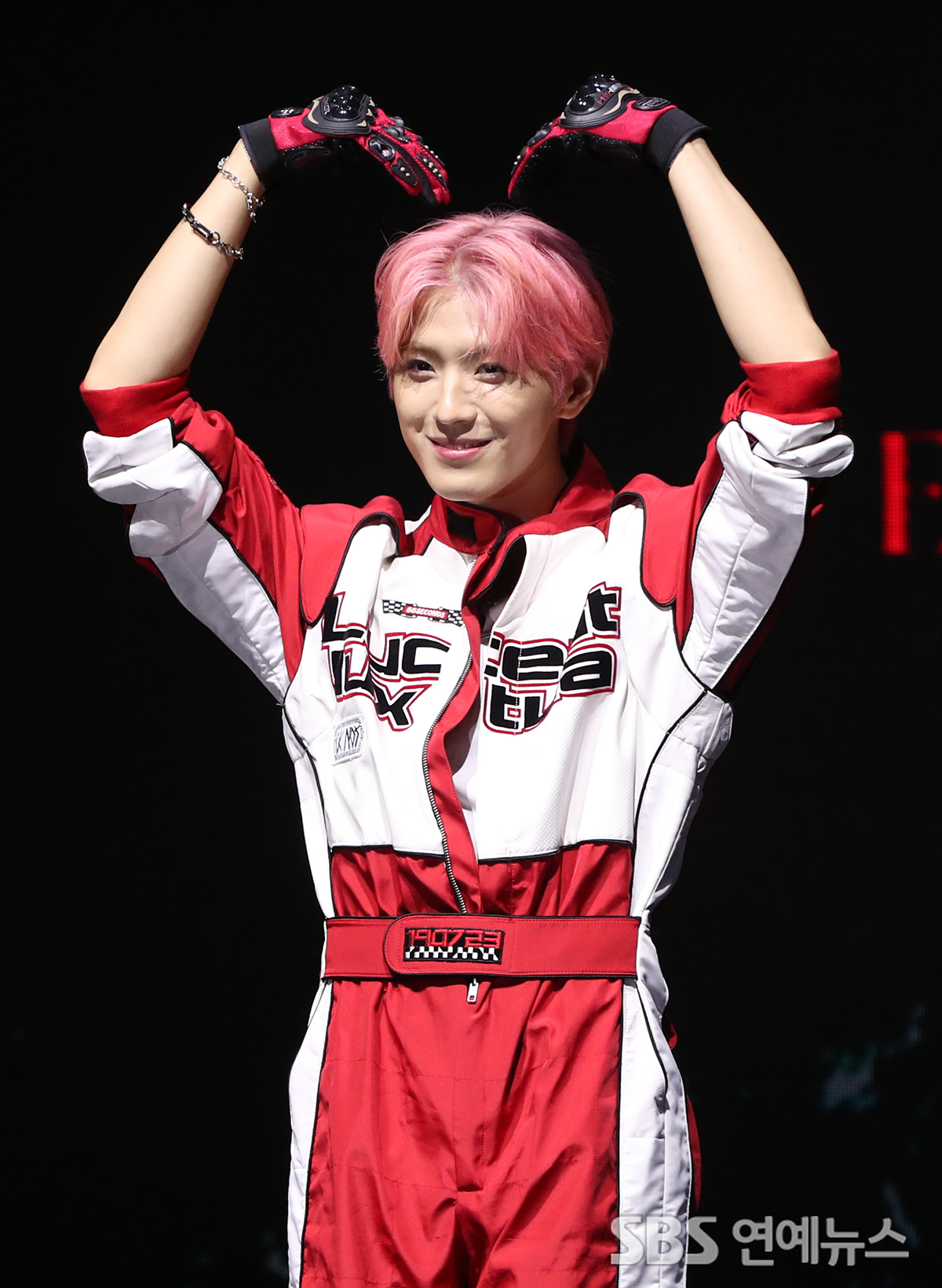 [E포토] CIX 용희, '돋보이는 핑크 보이'