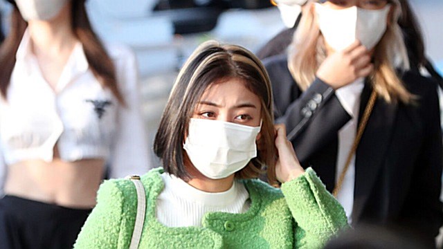 [Throwback] JIHYO of TWICE Turns Heads With a Green Bob